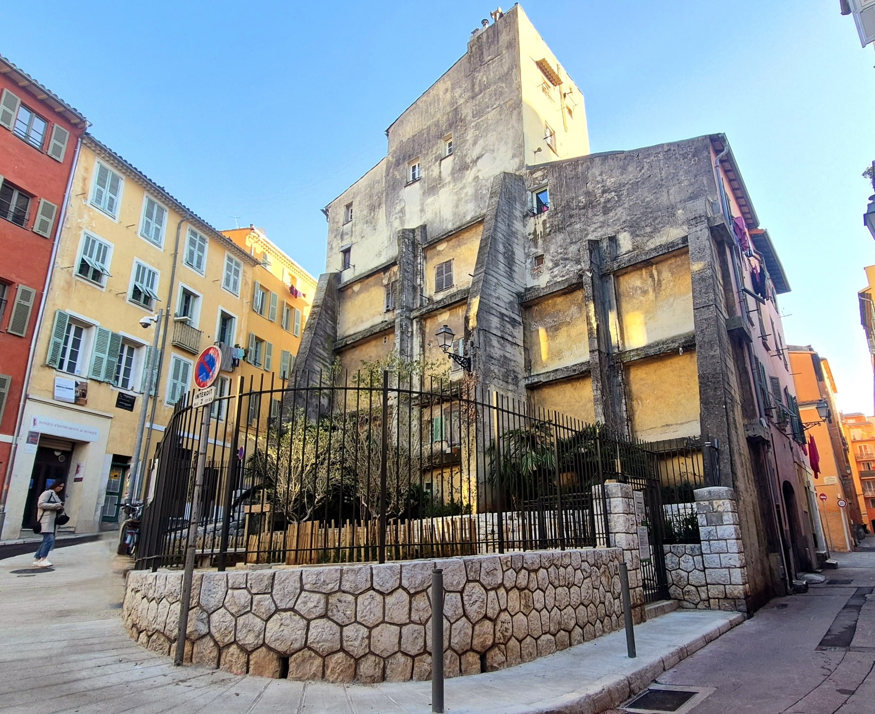 Henri Betti Square: Redevelopment of a New Living Space in the Heart of ...