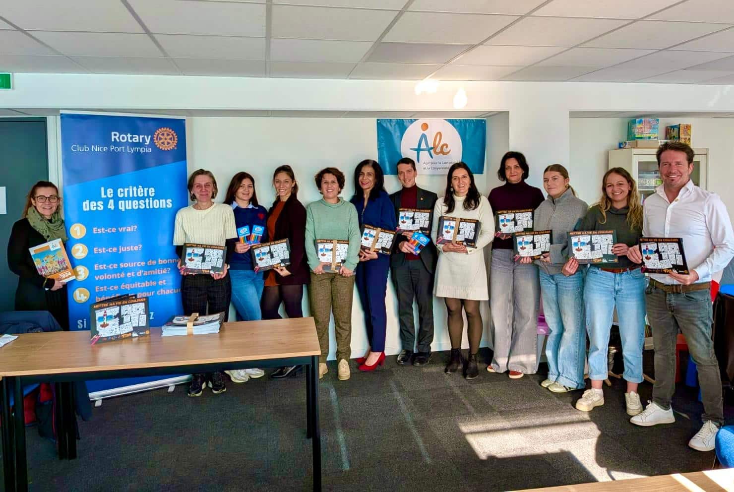 Rotary: 150 coloring books given to the ALC association - Nice Premium EN